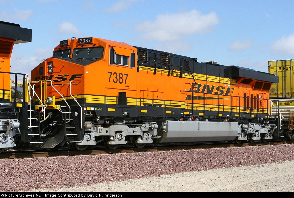 BNSF 7387